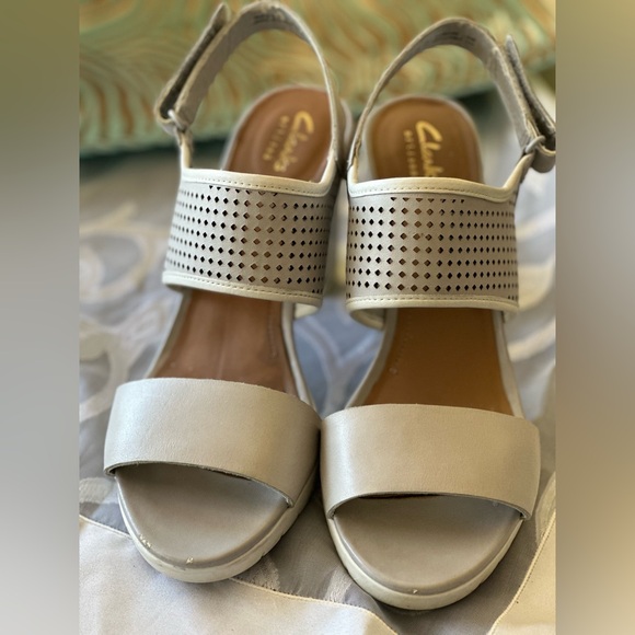 Clarks | Shoes | Clarks Artisan Gray White Sandals Block Heels Ankle ...